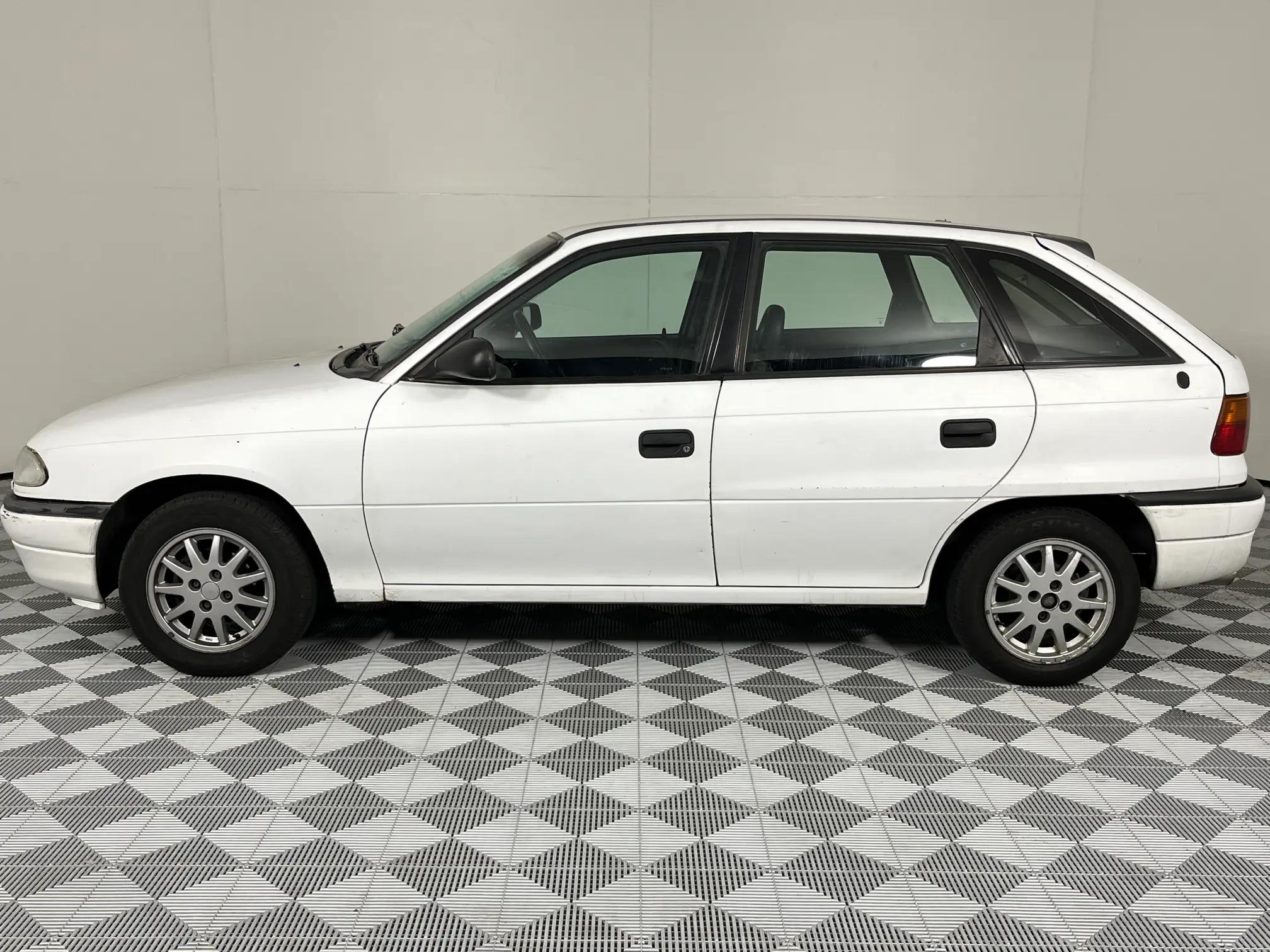 Opel Kadett 160i A/C for sale - R 22 900 | Carfind.co.za