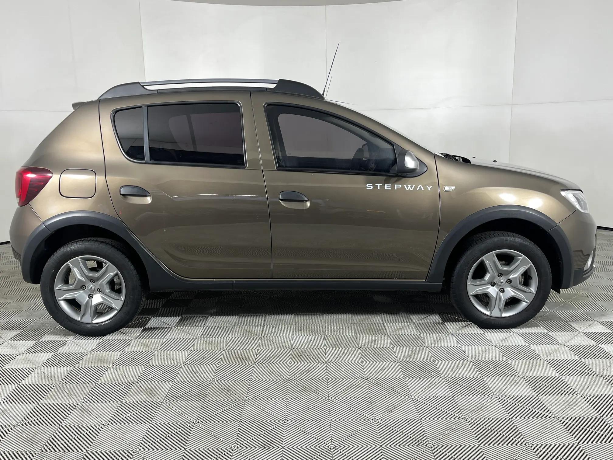 Renault Sandero 900 T Stepway Expression for sale - R 124 900 | Carfind ...