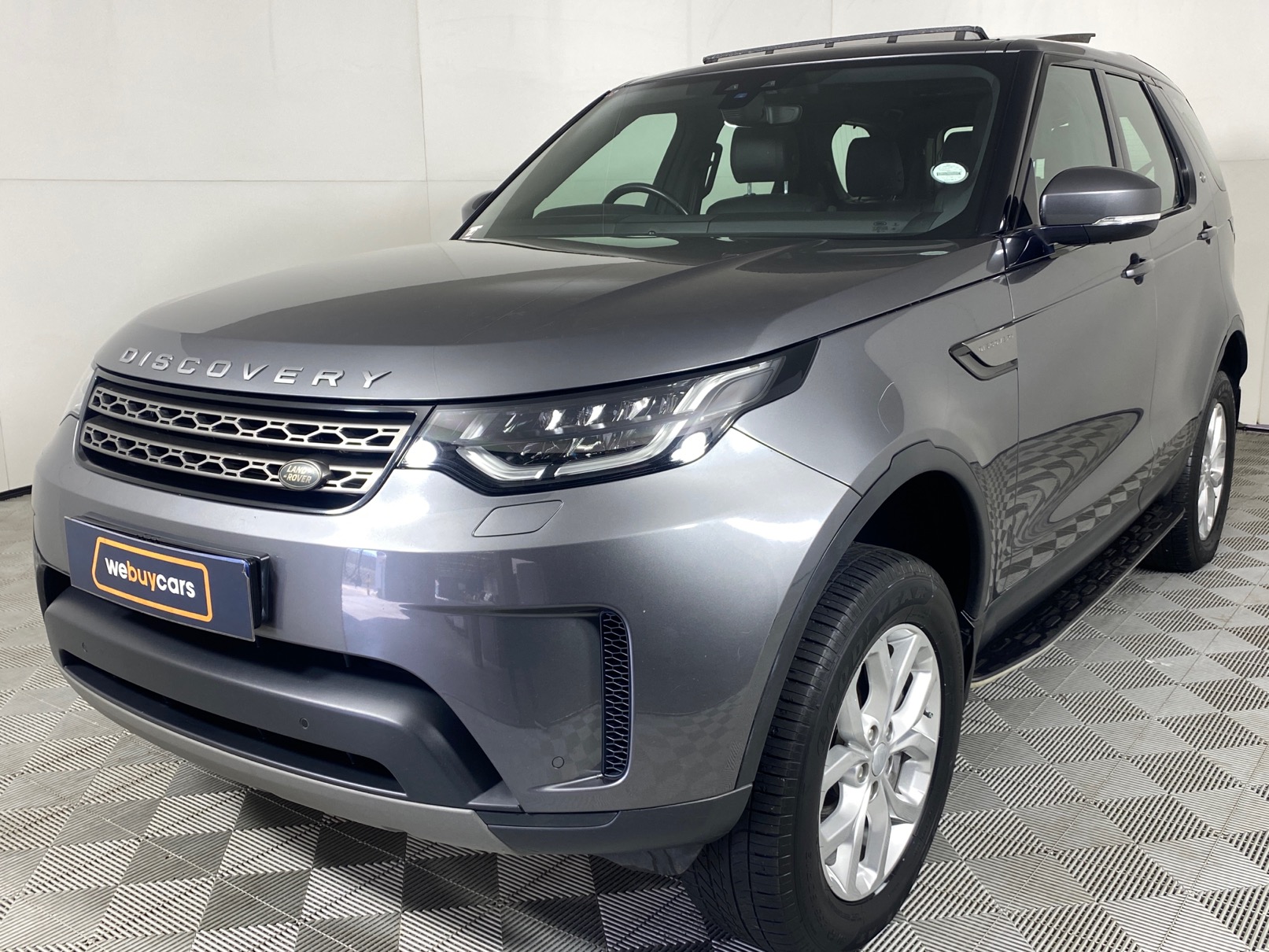 Land Rover Discovery 5 3.0 Si6 SE for sale - R 717 900 | Carfind.co.za