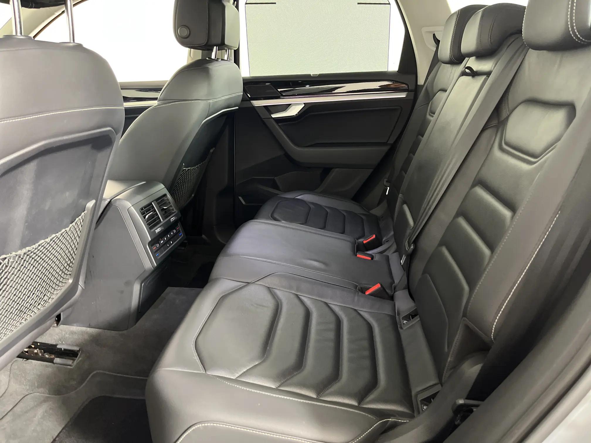 Volkswagen (VW) Touareg 3.0 TDI V6 (190 kW) Luxury for sale in Gauteng ...