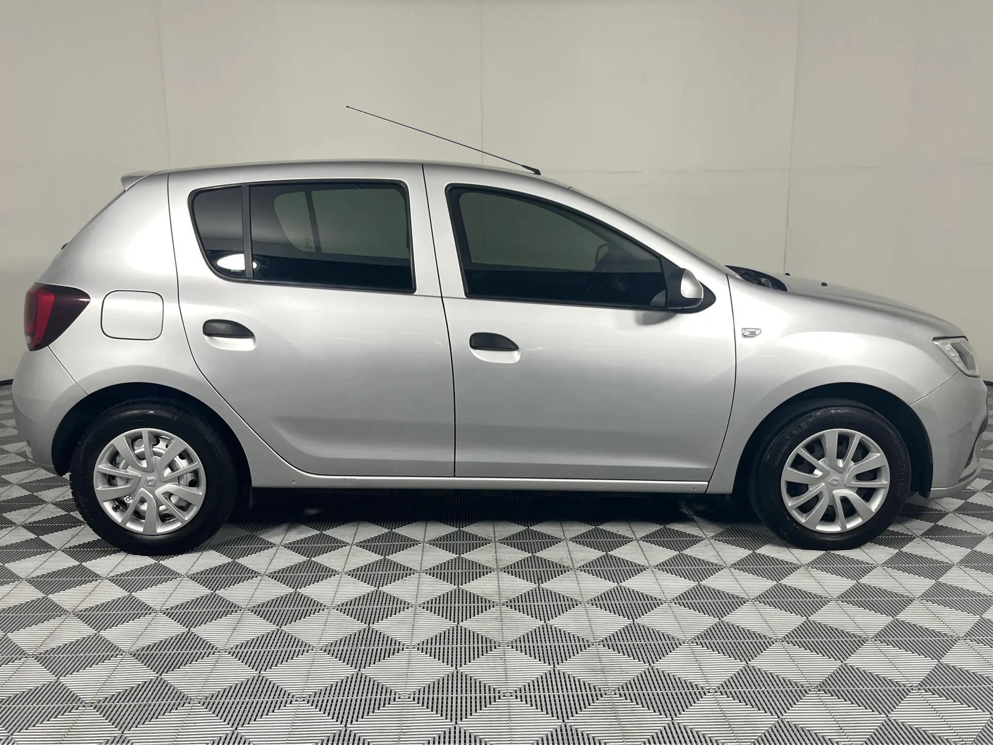 Renault Sandero 900T Expression for sale - R 129 900 | Carfind.co.za
