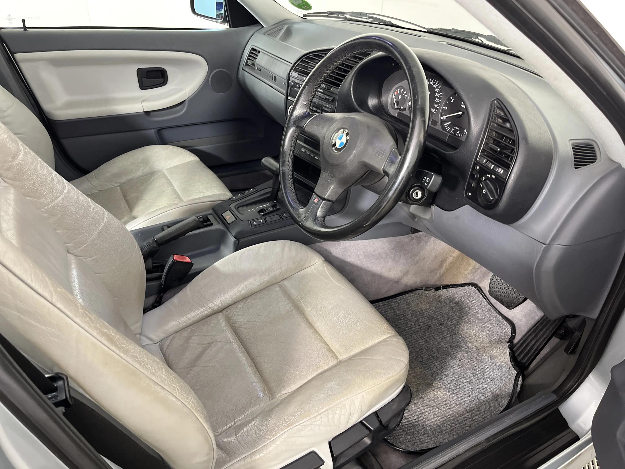 BMW 318i (E36) Auto for sale in Eastern Cape - Port Elizabeth - Carfind ...